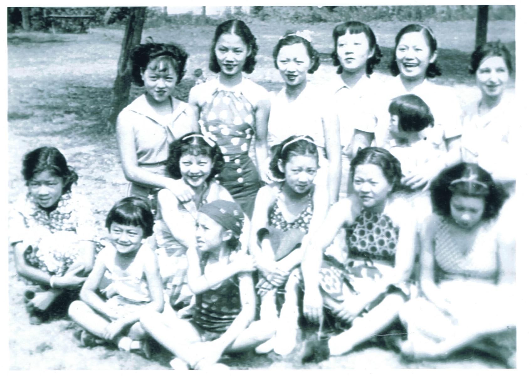 ECC | Young China Club Group Photograph