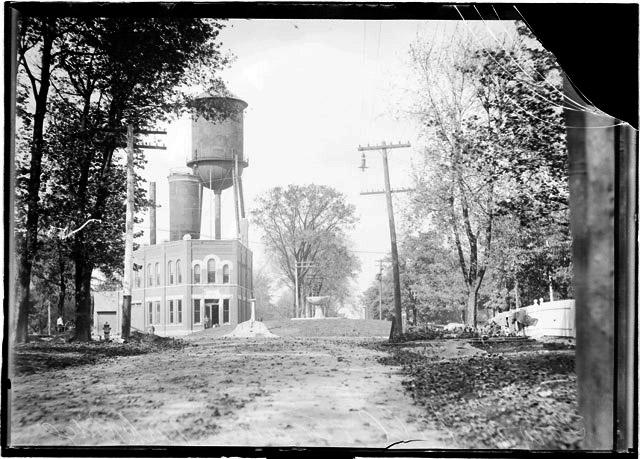 ECC | [Town hall and commons in Park Ridge, Illinois, with the top