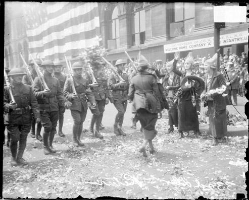 ECC | [33rd Division, Infantry, U. S. Army, women welcoming home s