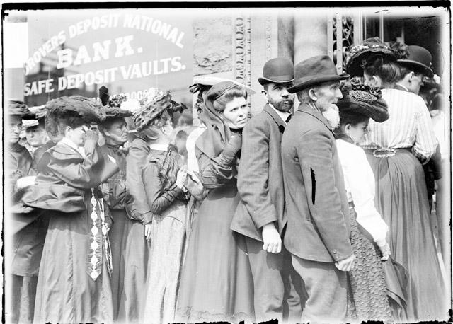 ECC | [Women and men forming a line into the Drovers Deposit Natio