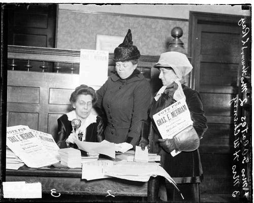 ECC | [Campaign workers for Charles Merriam, Mrs. Howard Ray, Mrs.