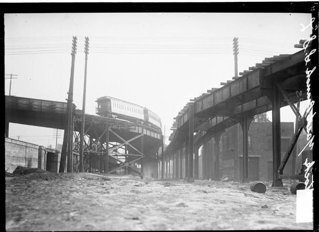 ECC | [Elevated train on its track near 40th Street]