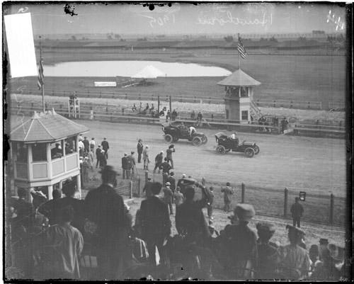 ECC | [Automobiles racing on the racetrack at Hawthorne Racetrack