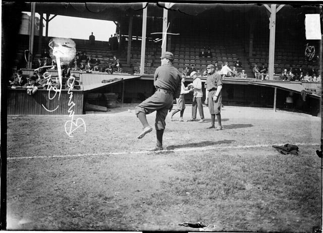 ECC | [Baseball player, Bill Burns of the Cincinnati Reds throwing
