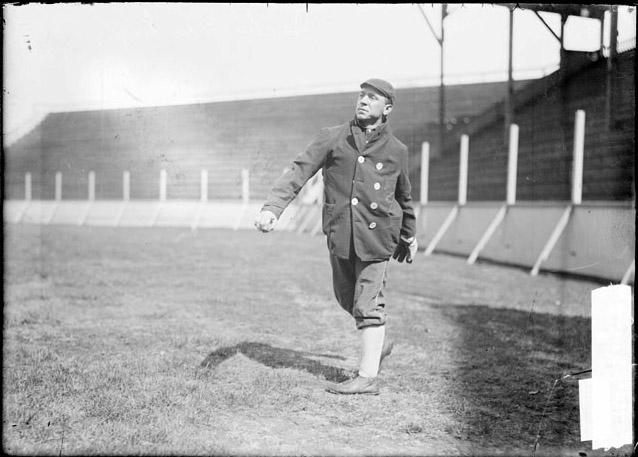 ECC | [Baseball player, George Davis, White Sox, throwing ball on