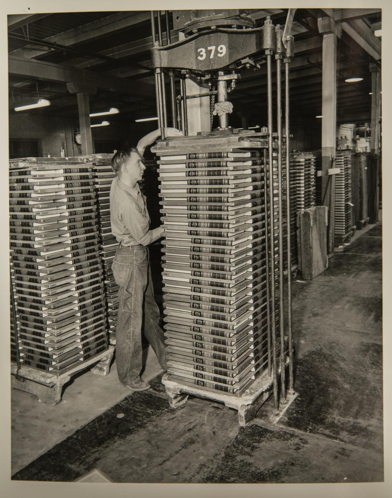 ECC | Book Manufacturing - Binding