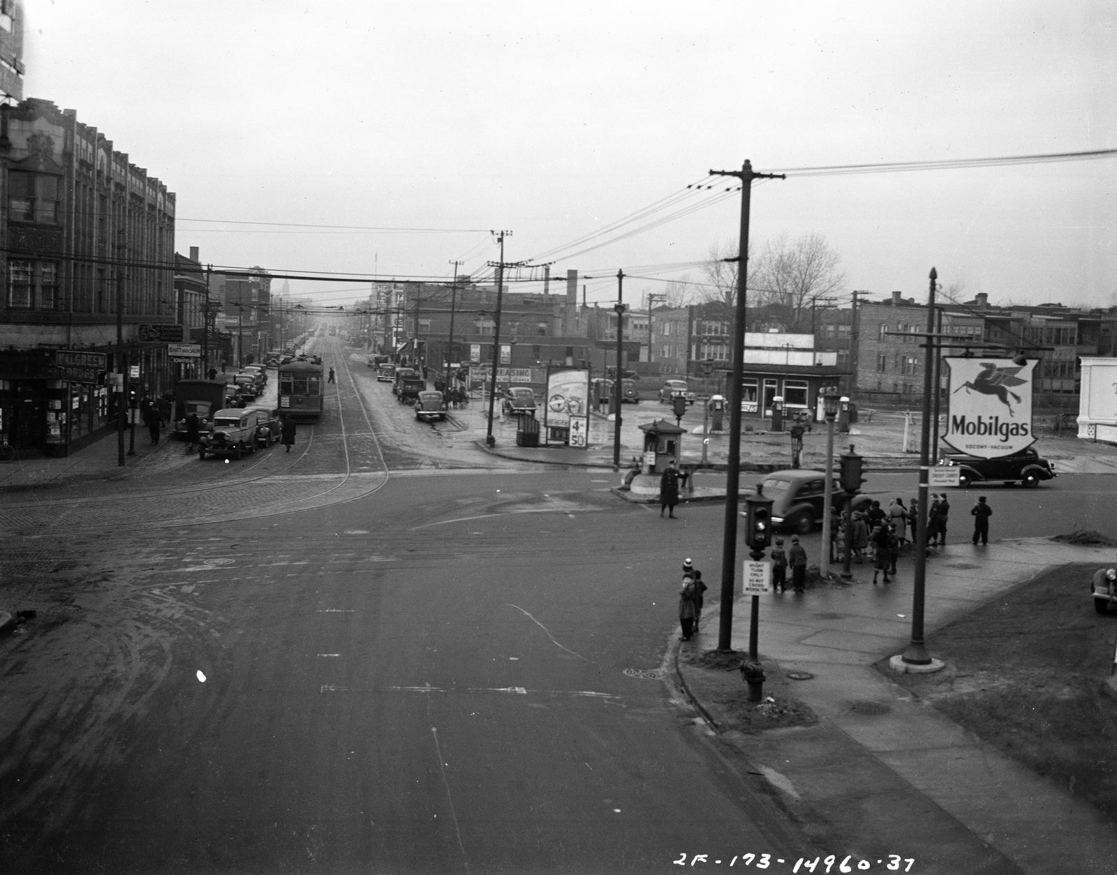 ECC | Traffic Intersection at Sheridan Road and Devon & Broadway