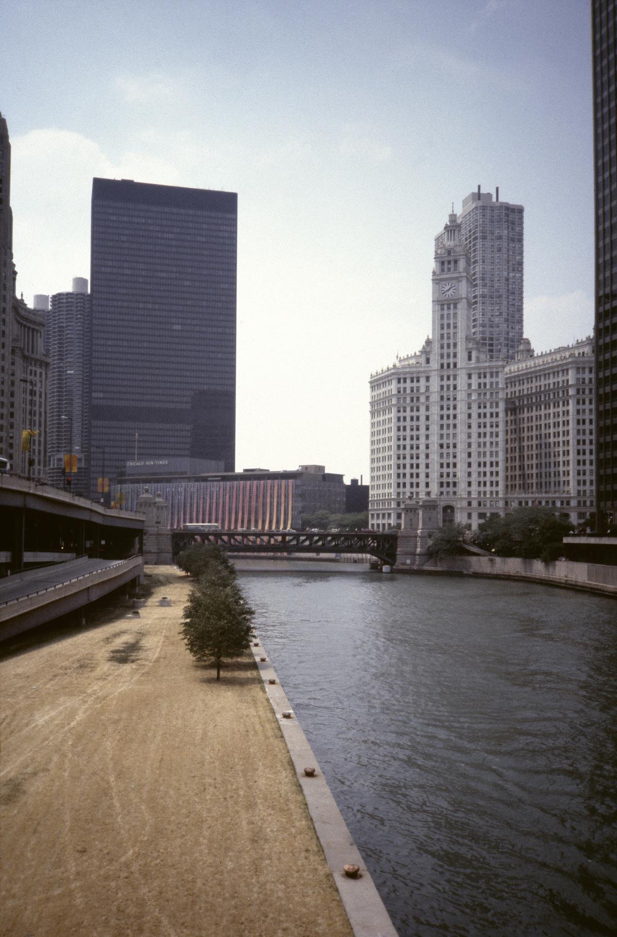 ECC | Chicago River and Sun-Times Building